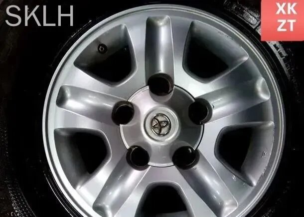Колпачки заглушки на литые диски для Land Cruiser 100/105 ( 42603-60570 ) 1 штука.
