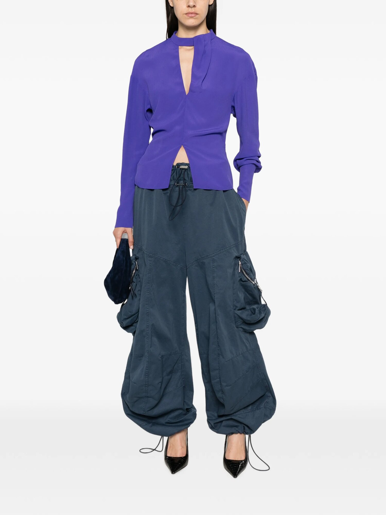 Блуза PATRIZIA PEPE Cut-out V-neck blouse, размер 40 — фото 1