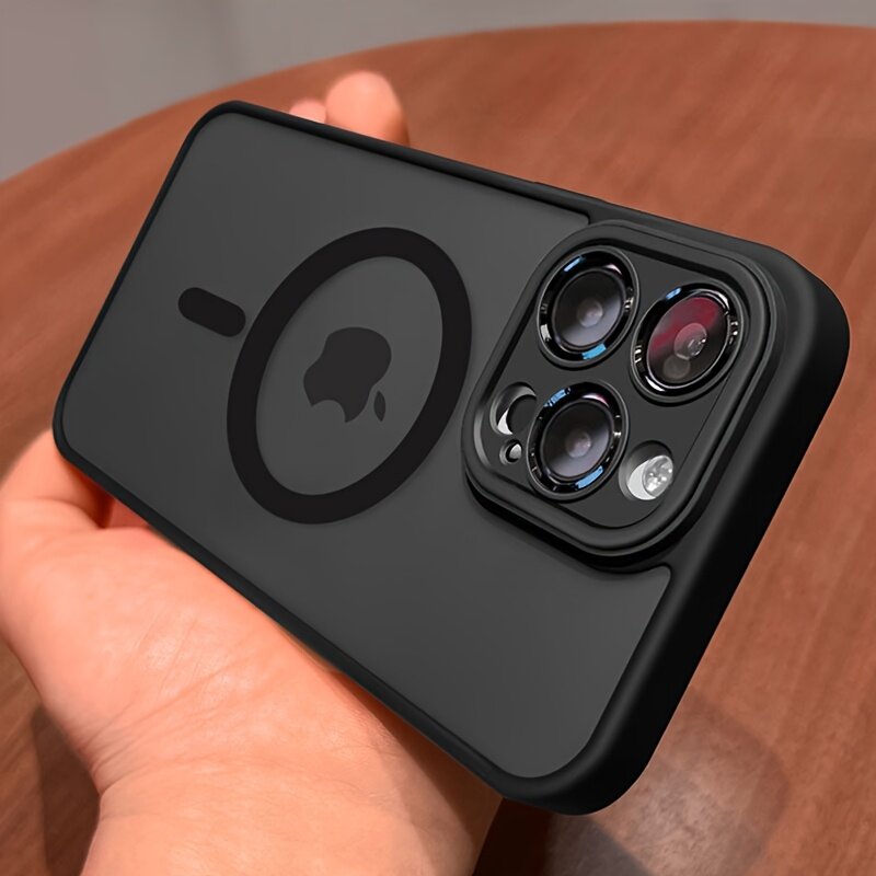 Магнитный беспроводной чехол для iPhone 15, матовый, броня, ударопрочный, с жесткой защитой объектива, черный