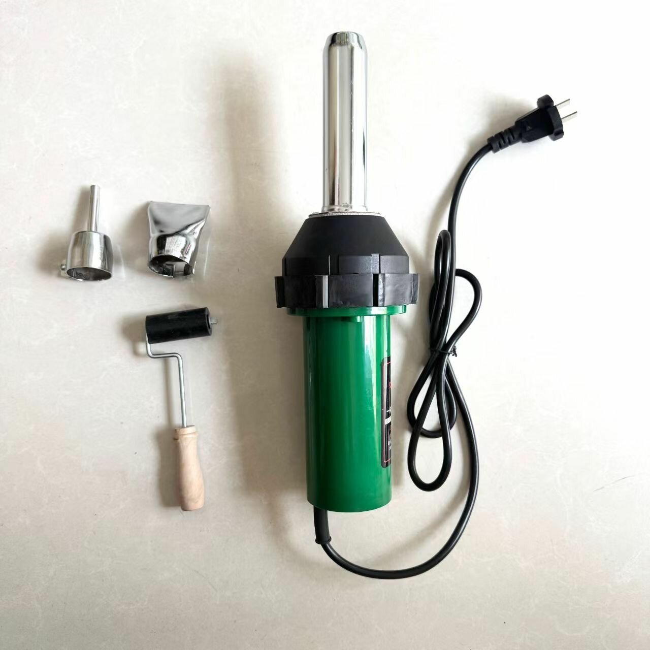 220B Фен строительный-1600W 220в комплекте с прикаточным роликом и насадками для сварки кровельных материалов, мембраны, пвх, пластика для бампера PP PVC