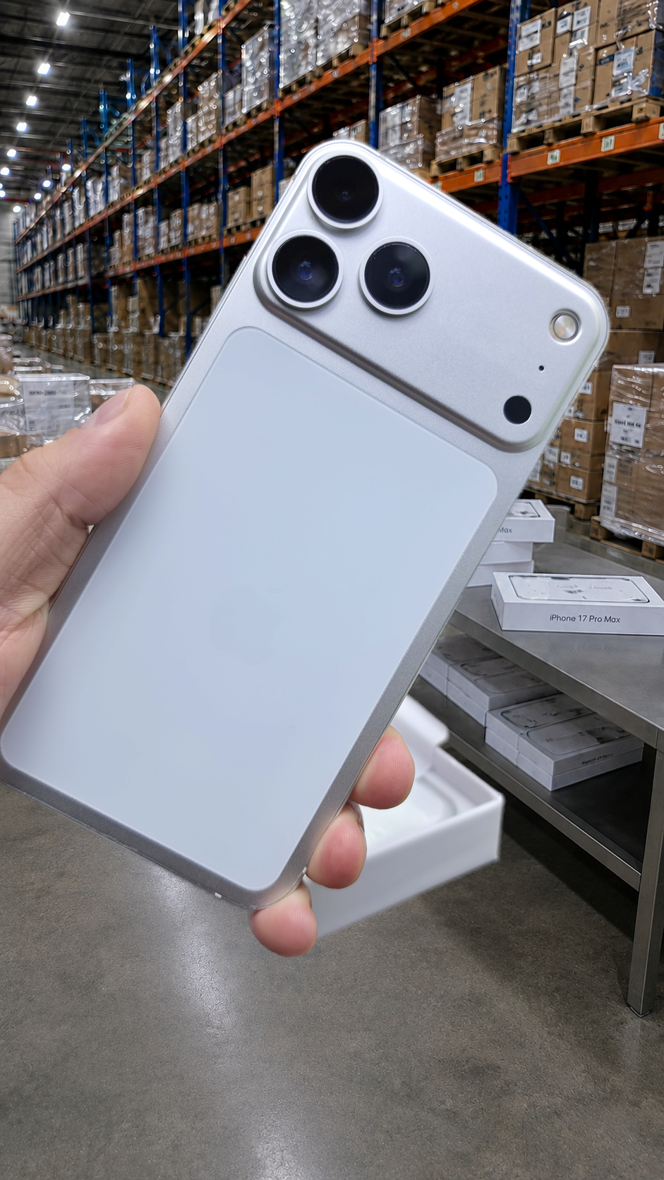 Смартфон iPhone XS Max в корпусе 17 Pro Max 256 ГБ, белый