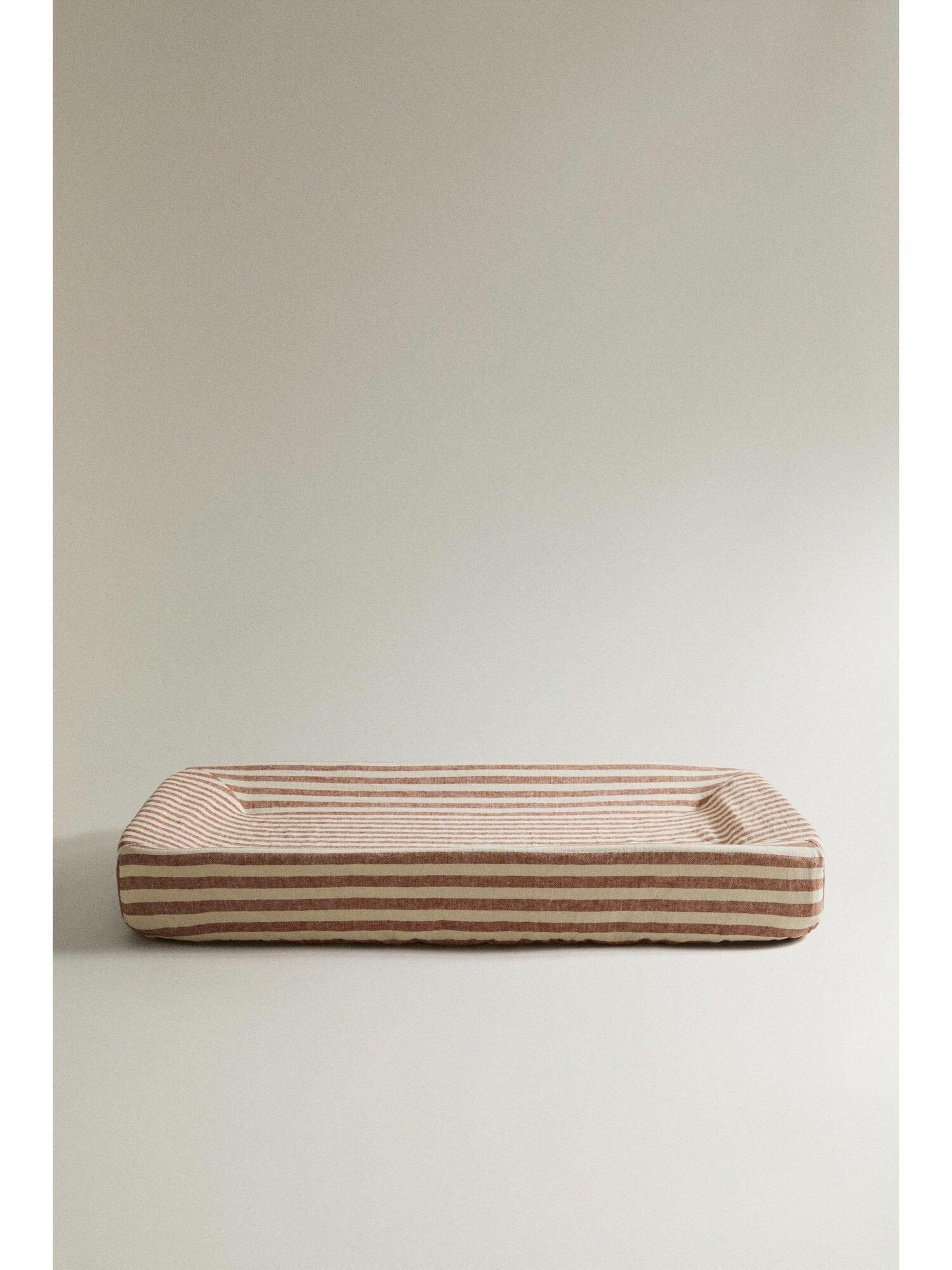 Наматрасник Zara STRIPED LINEN AND COTTON BABY CHANGING MAT COVER