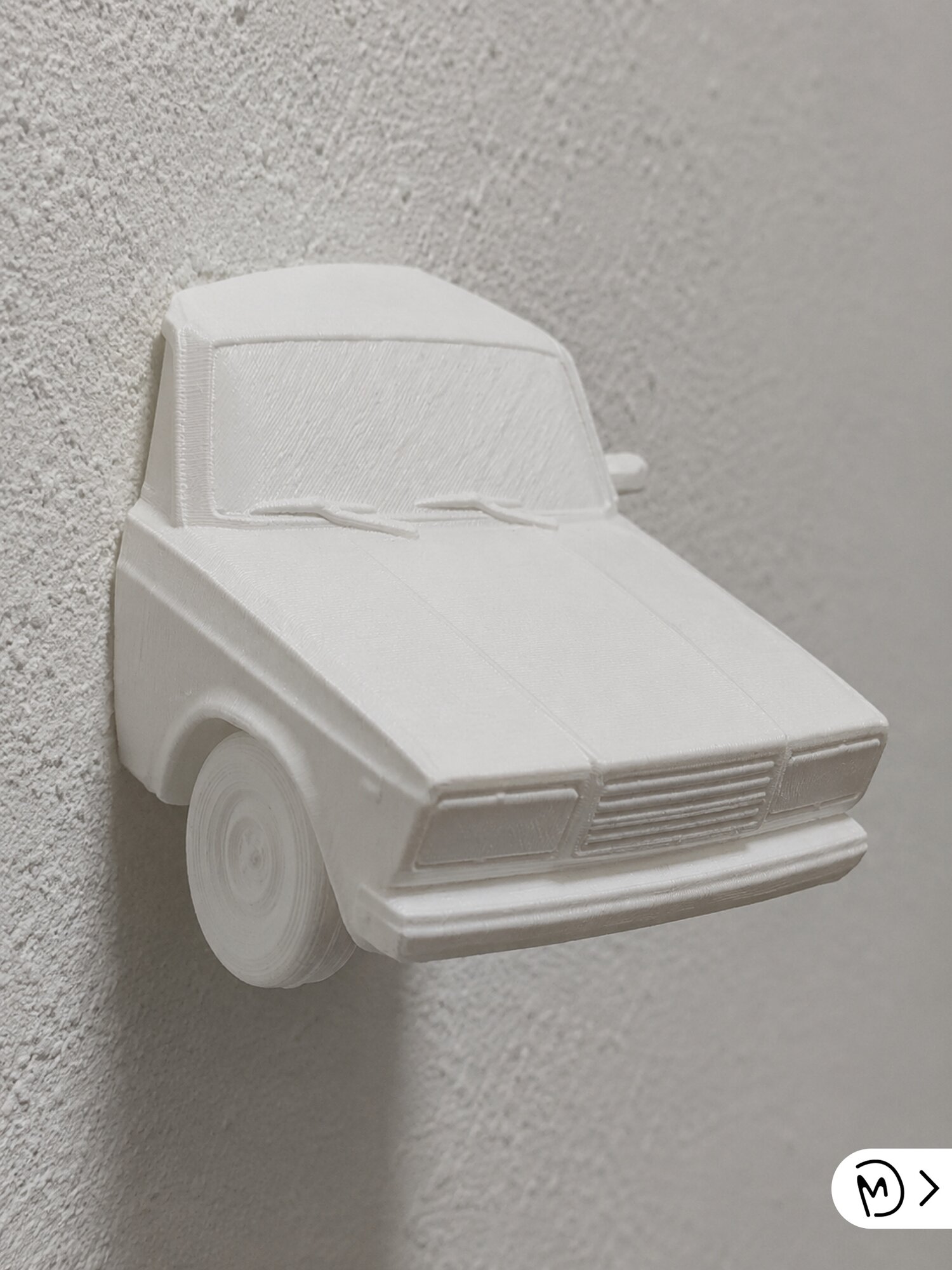 М3Д Статуэтка-барельеф - Машина в стене №10 белая
