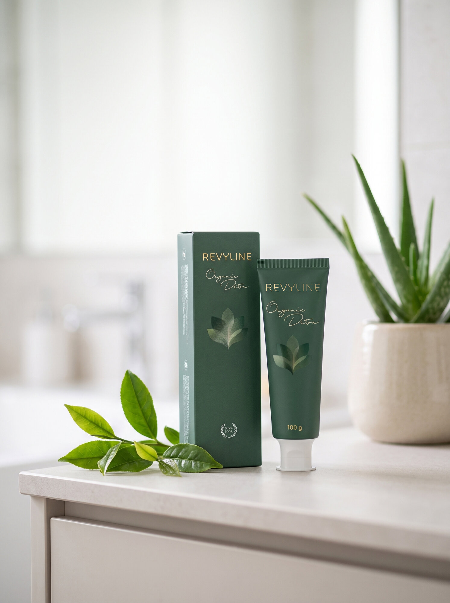 Зубная паста Revyline Organic Detox взрослая, 100 г, с гвоздичным маслом, мятная, для чувствительных зубов и десен, от кариеса, для всей семьи