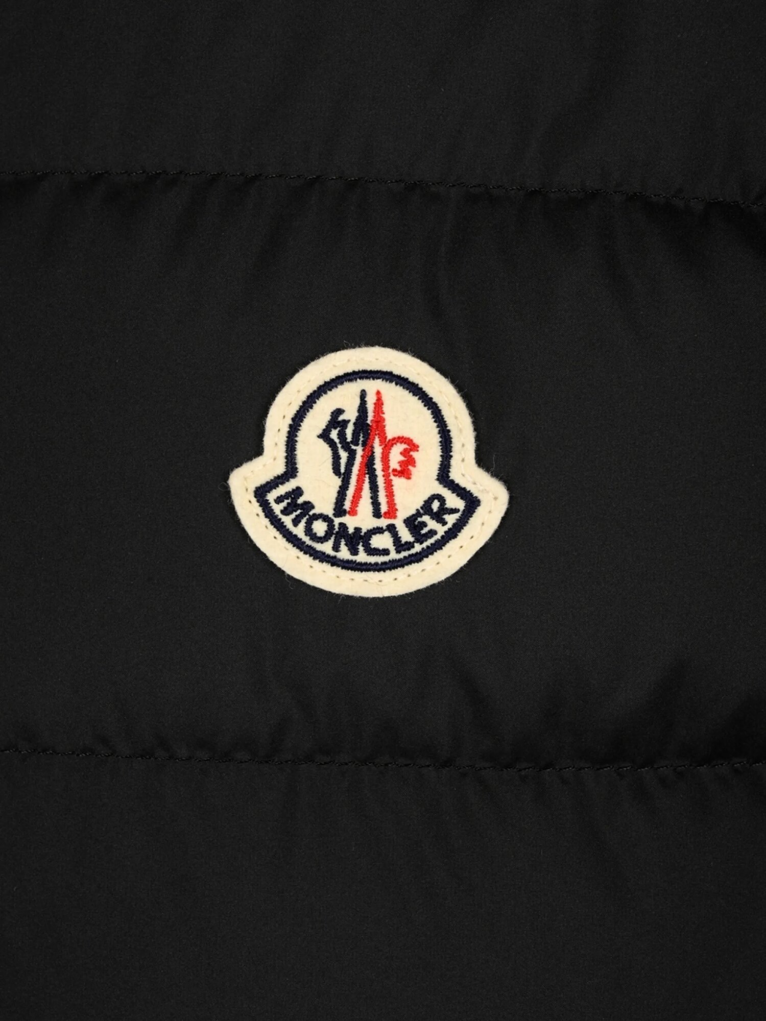 Жилет Moncler Quilted logo-patch gilet, размер 50, черный — фото 1