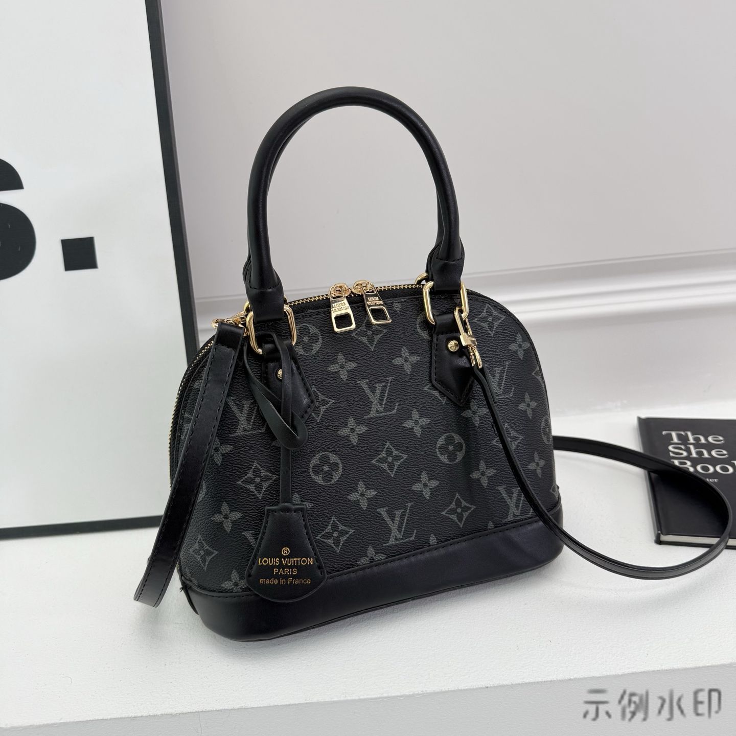 Louis Vuitton Косметичка