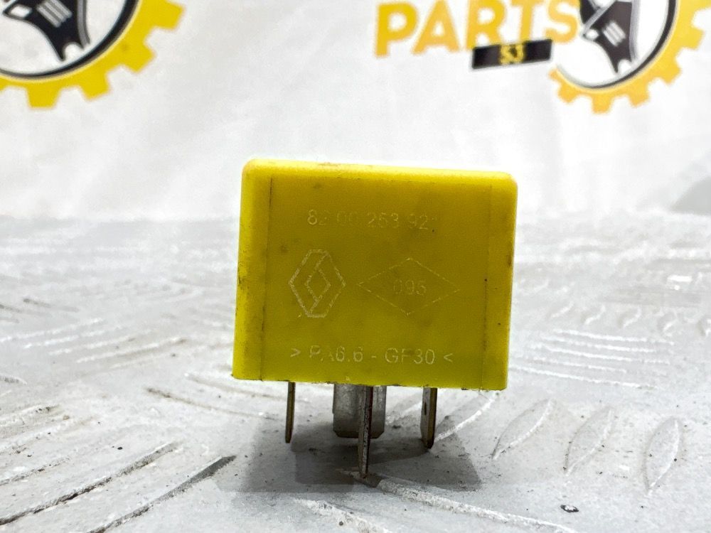 Реле Renault Logan 8200253921 12V 5 контактов Б/У с пробегом