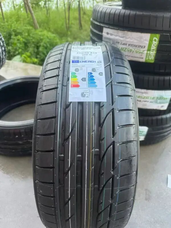 Bridgestone Bridgestone S001 235/40R19 96W XL Шины летние 235/40 R19 96W