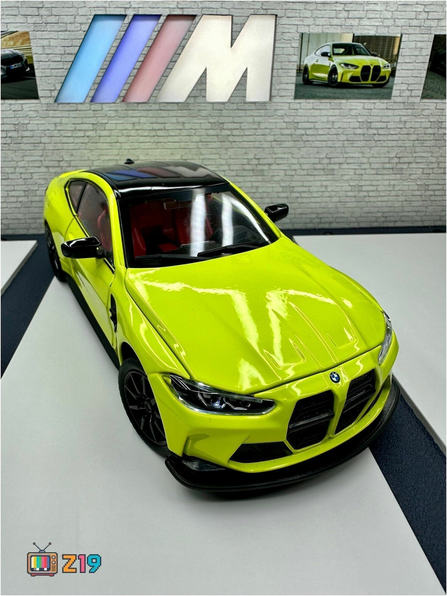 Премиум BMW M4 1:32 со светом