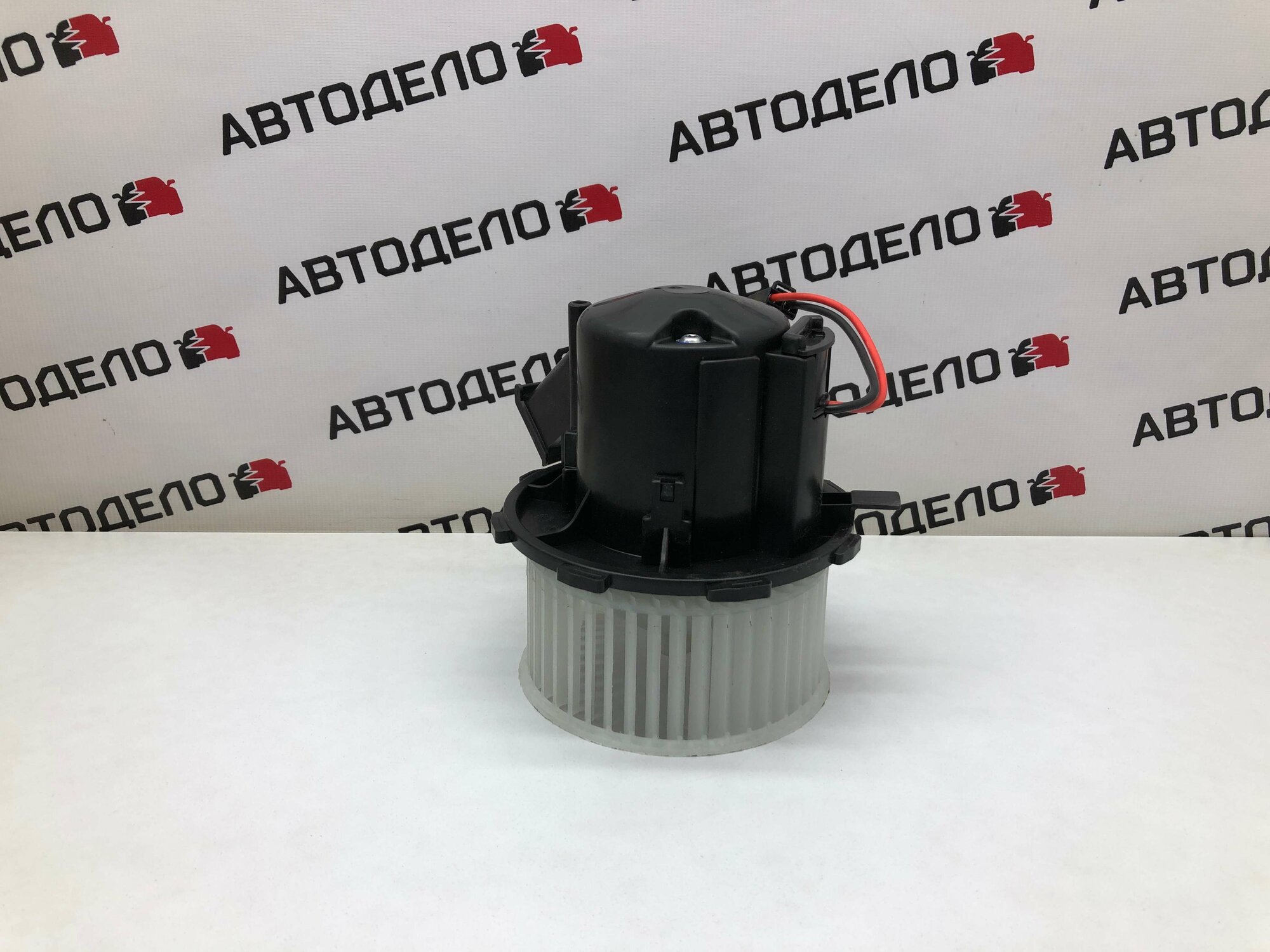 Мотор печки LUZAR LFH1840 Audi A4 B8