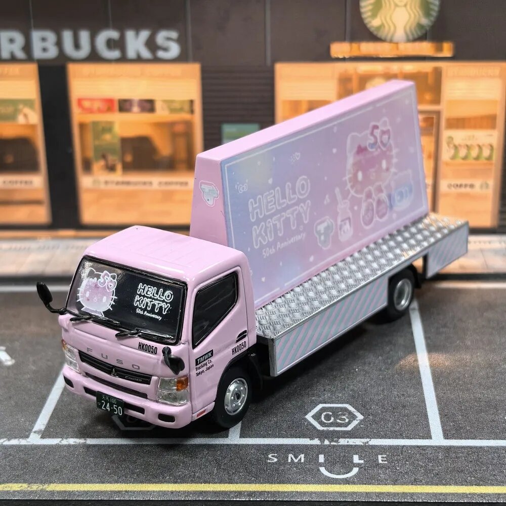 Коллекционная Машинка Tarmac Works 1:64 Mitsubishi Fuso Canter Hello Kitty Billboard Truck Pink Diecast Car Model Collection Gifts
