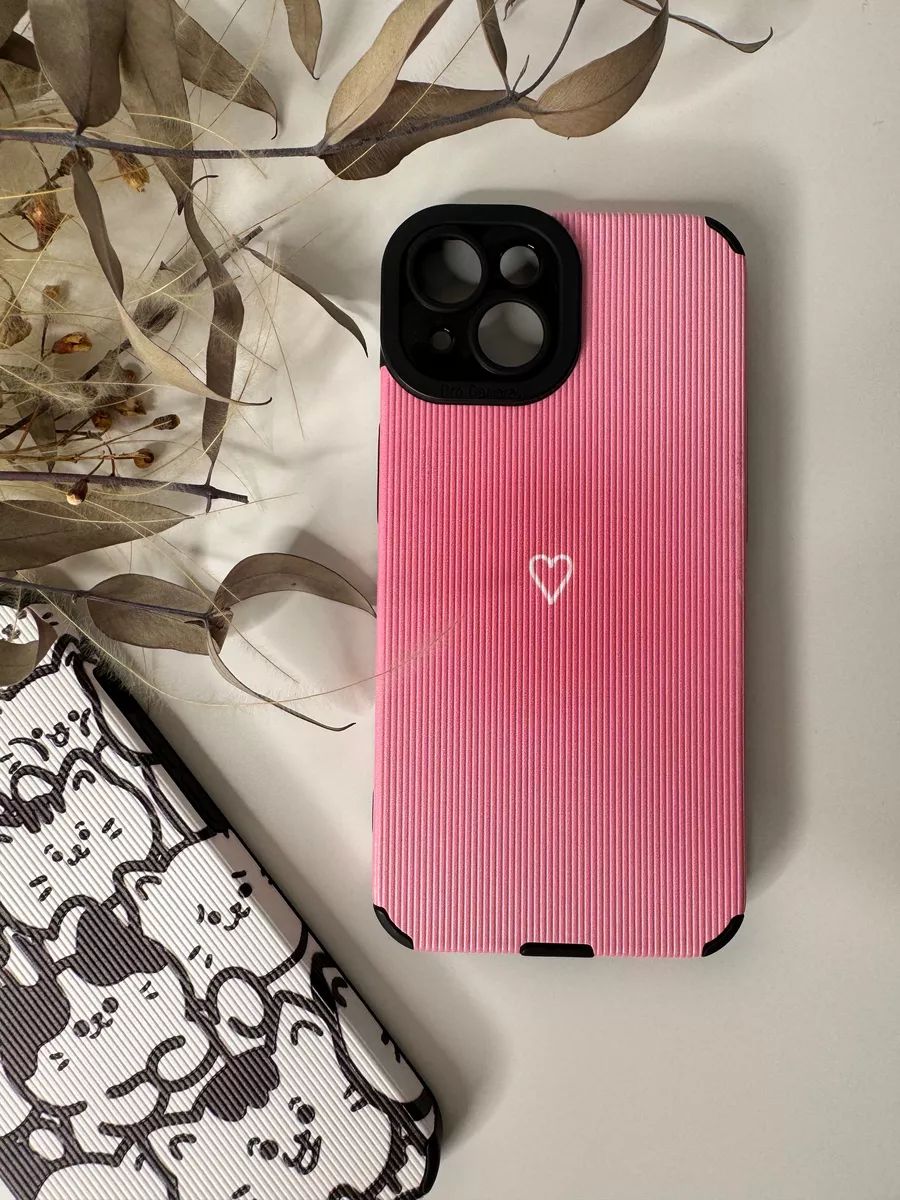 Розовый Чехол-Накладка для смартфона Apple iPhone 14 с Сердечком, материал силикон, защита камеры