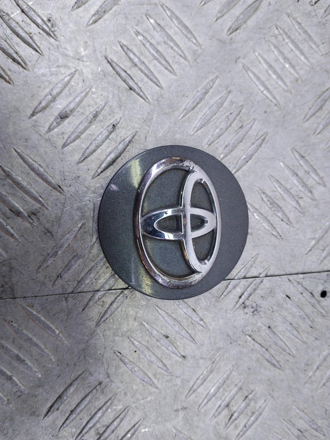 Колпачок литого диска Toyota Auris 2 E180 (2012 - 2015) 0030297