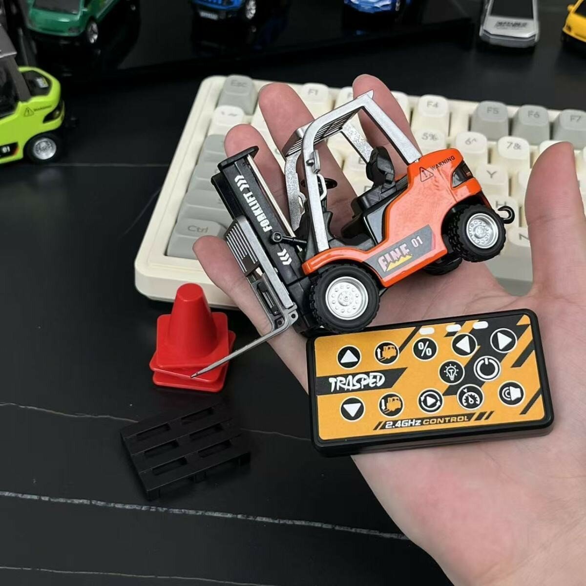 Мини-погрузчик из сплава с ДУ, радиомашинка на Bluetooth, подарок для мальчиков - Оранжевый