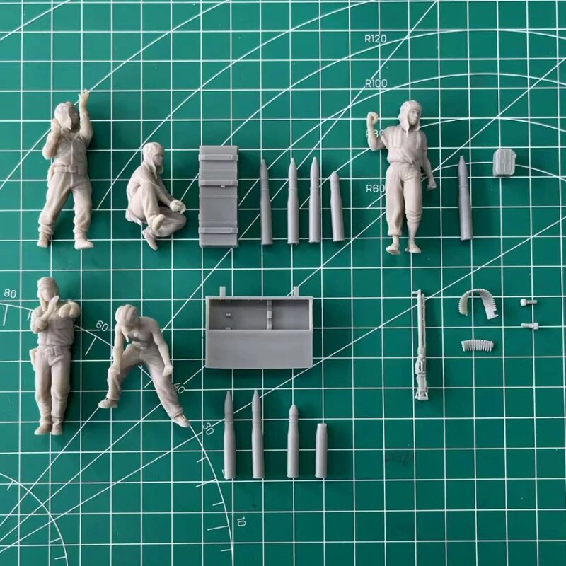 Набор для сборки модели JIJIE 1/35 фигурки экипажа танка NVA 5 шт.