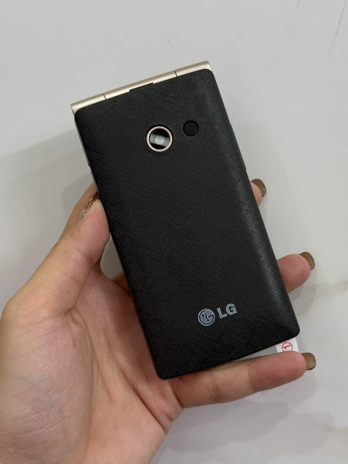 LG Мобильный телефон F440, черный