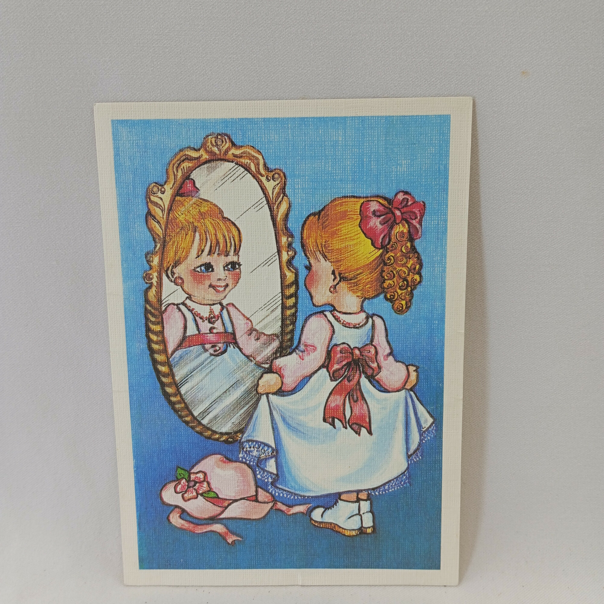 Открытка советская СССР. Девочка у зеркала, детская тема, художник В. Колышев. Винтаж 1989