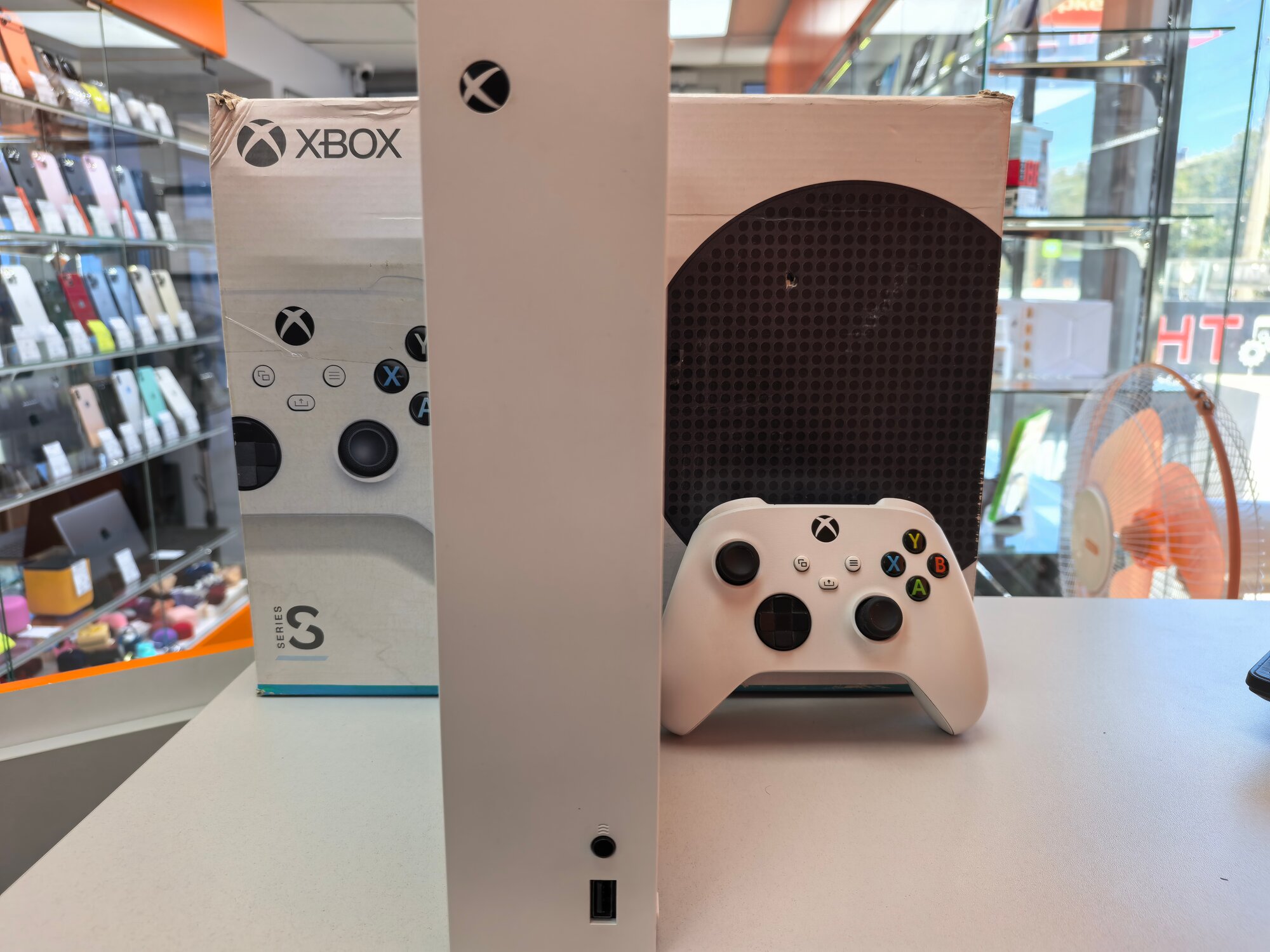 Игровая приставка Microsoft Xbox Series S 512 ГБ SSD,Б/У,уценка