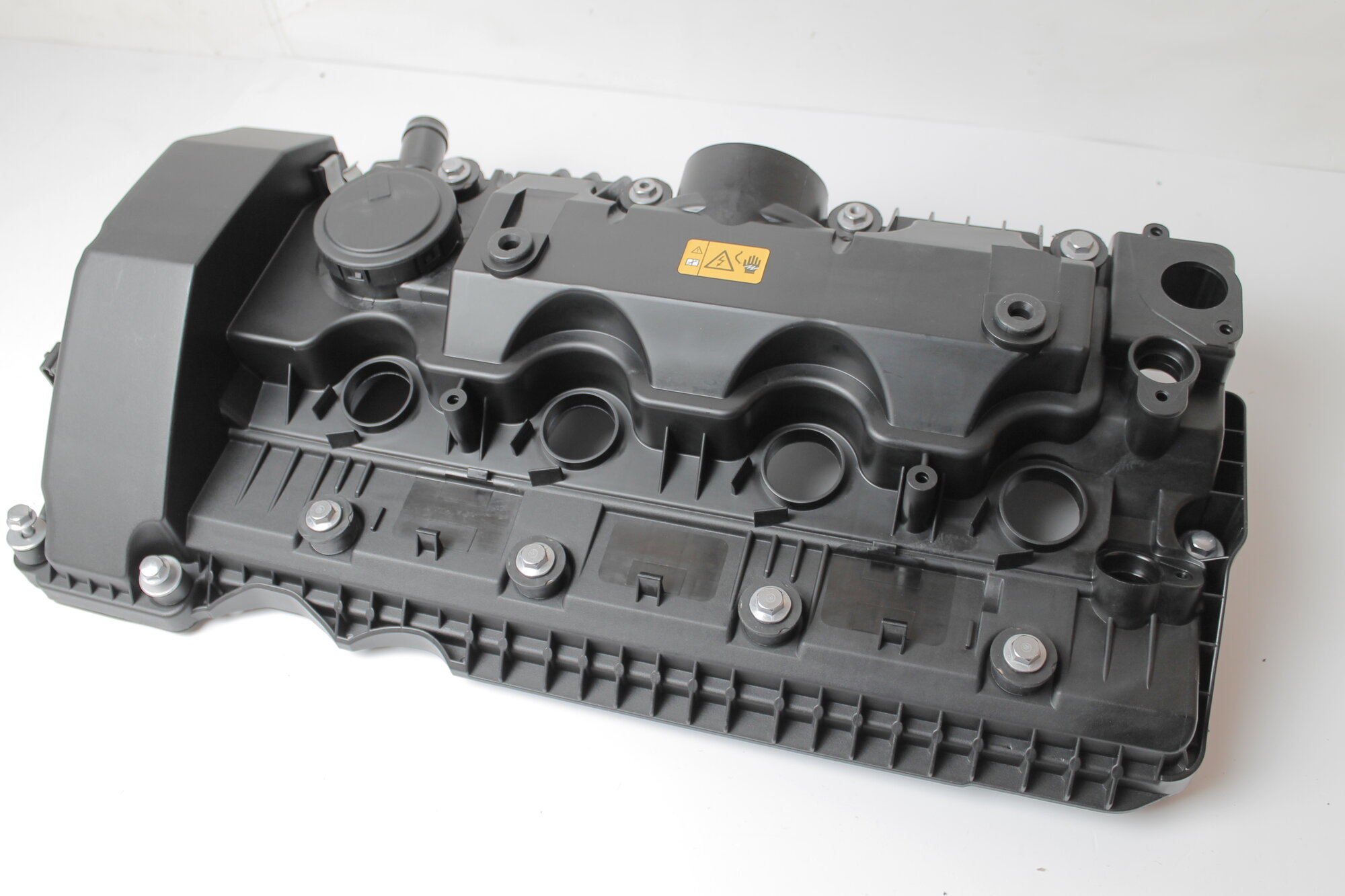 Клапанная крышка двигателя левая BMW X5 E53/E70, 5 серии E60, 7 E65, 6 E63, 3.6-4.8 N62