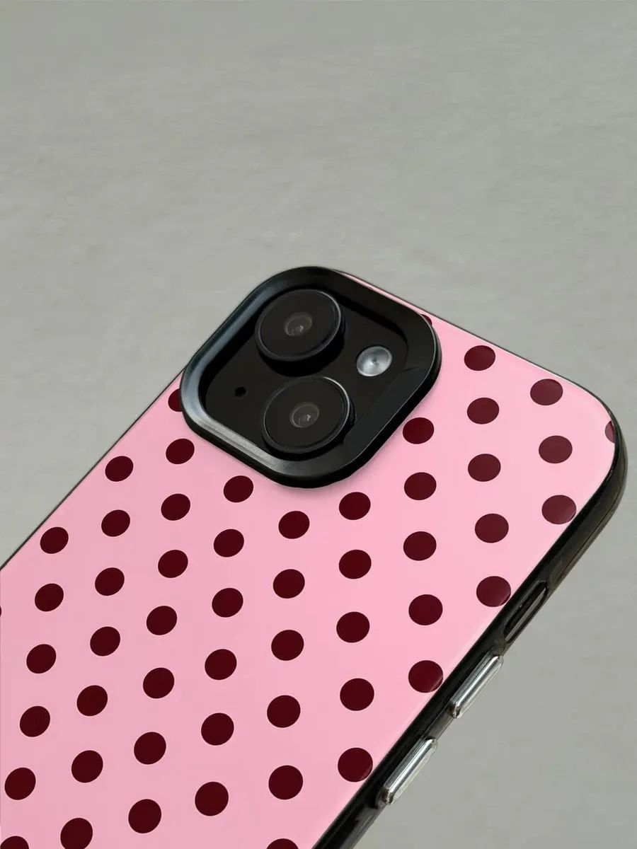 Чехол на iPhone 14 Plus в горошек — фото 1