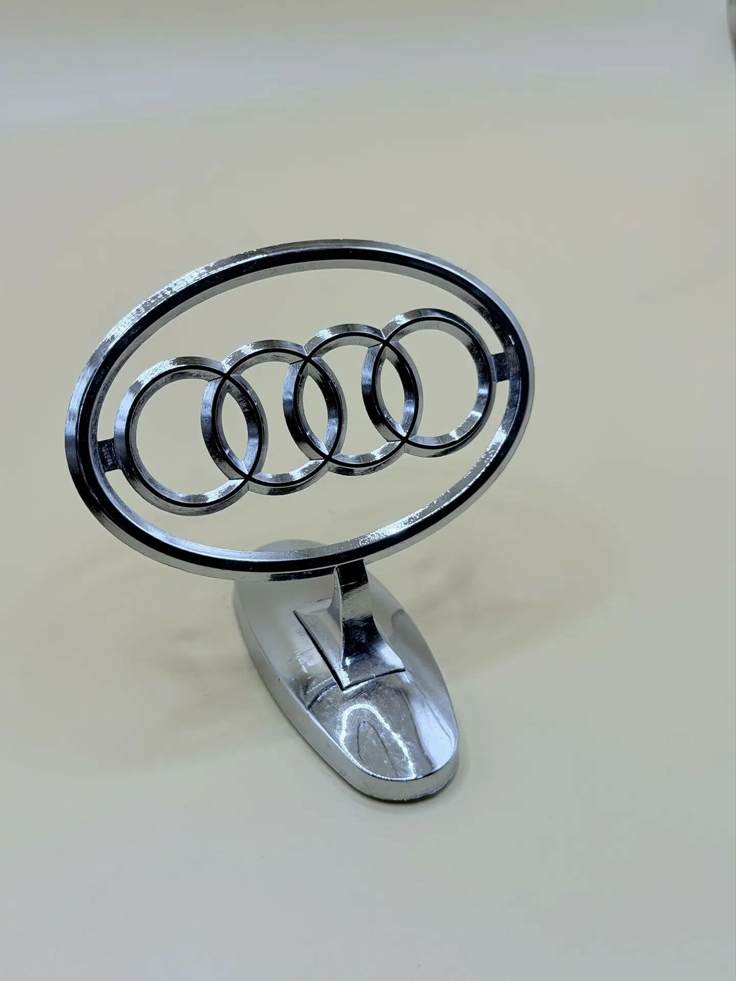 Универсальная Эмблема Прицел Audi Хром