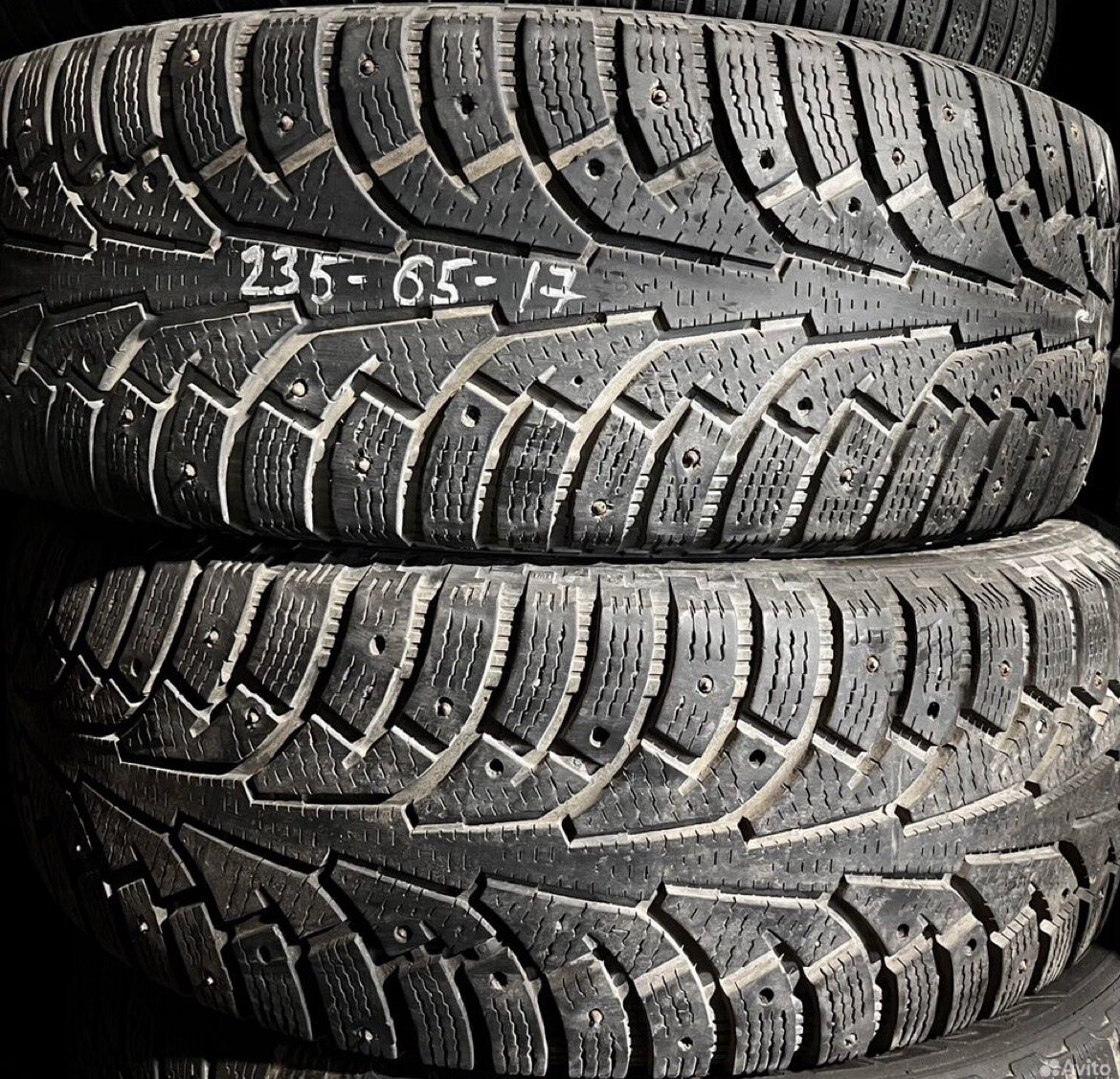235-65-17 Nokian Пара Зимних