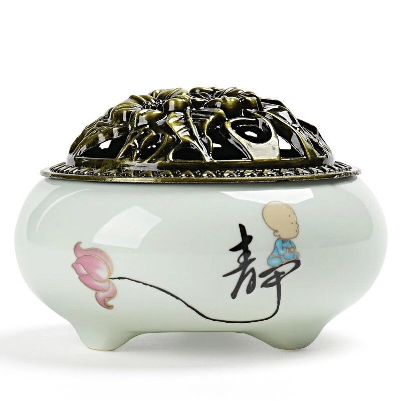 Небольшой белый фарфоровый ладанка, простой дизайн для тихих моментов дома