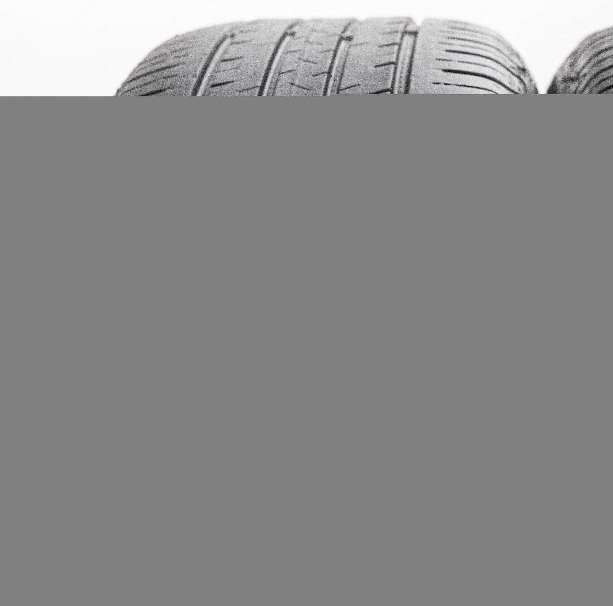Goodyear EfficientGrip SUV 225/55 R19 99V — фото 1