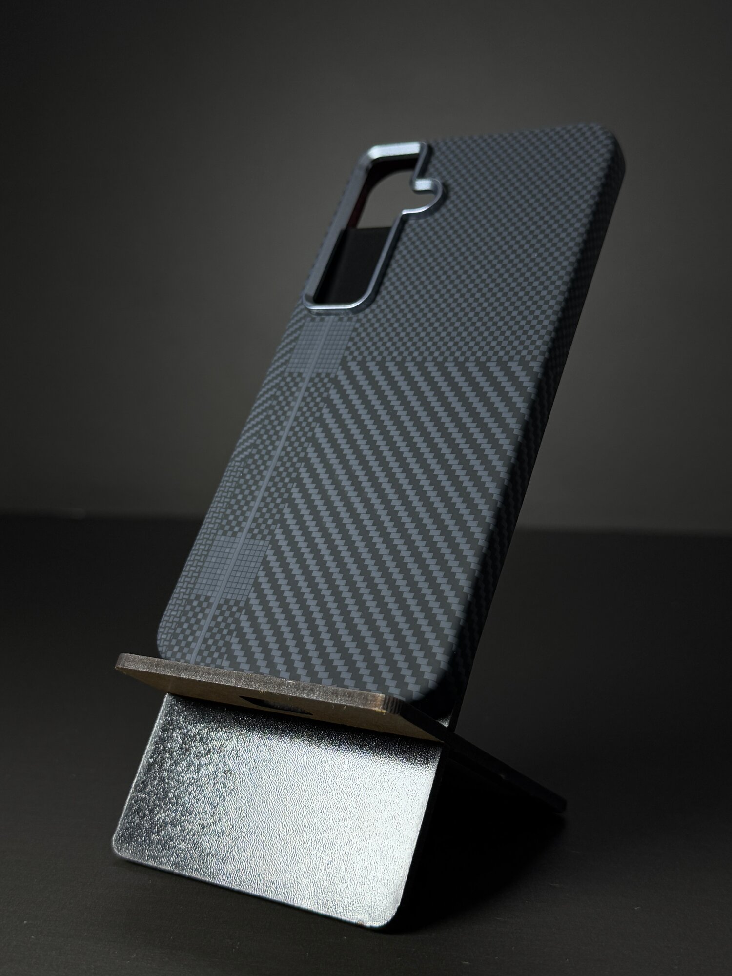 Чехол Самсунг С25 с МагСейф Кевлар / Case Samsung S25 с MagSafe LUXO, черный, с узором, карбоновый