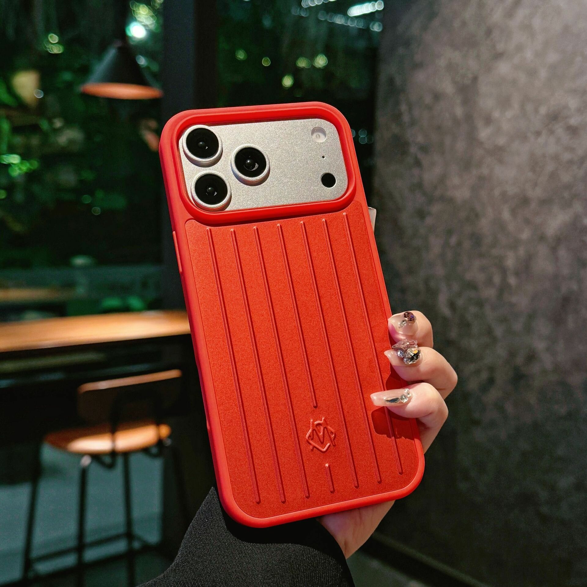 Чехол Flare RIMOWA для iPhone 17Pro, красный, авиационный металл + ТПУ, противоударный, стиль чемоданов