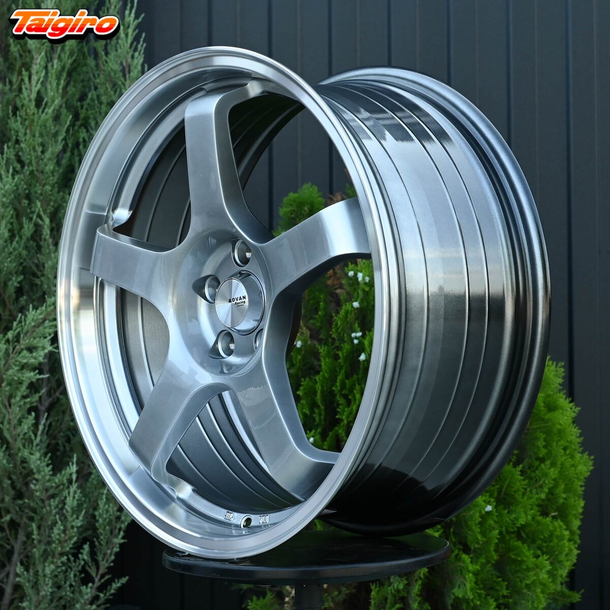 Комплект литых дисков R18 Advan GT 8.0J ET40 5*100 Темный хром (FR17)