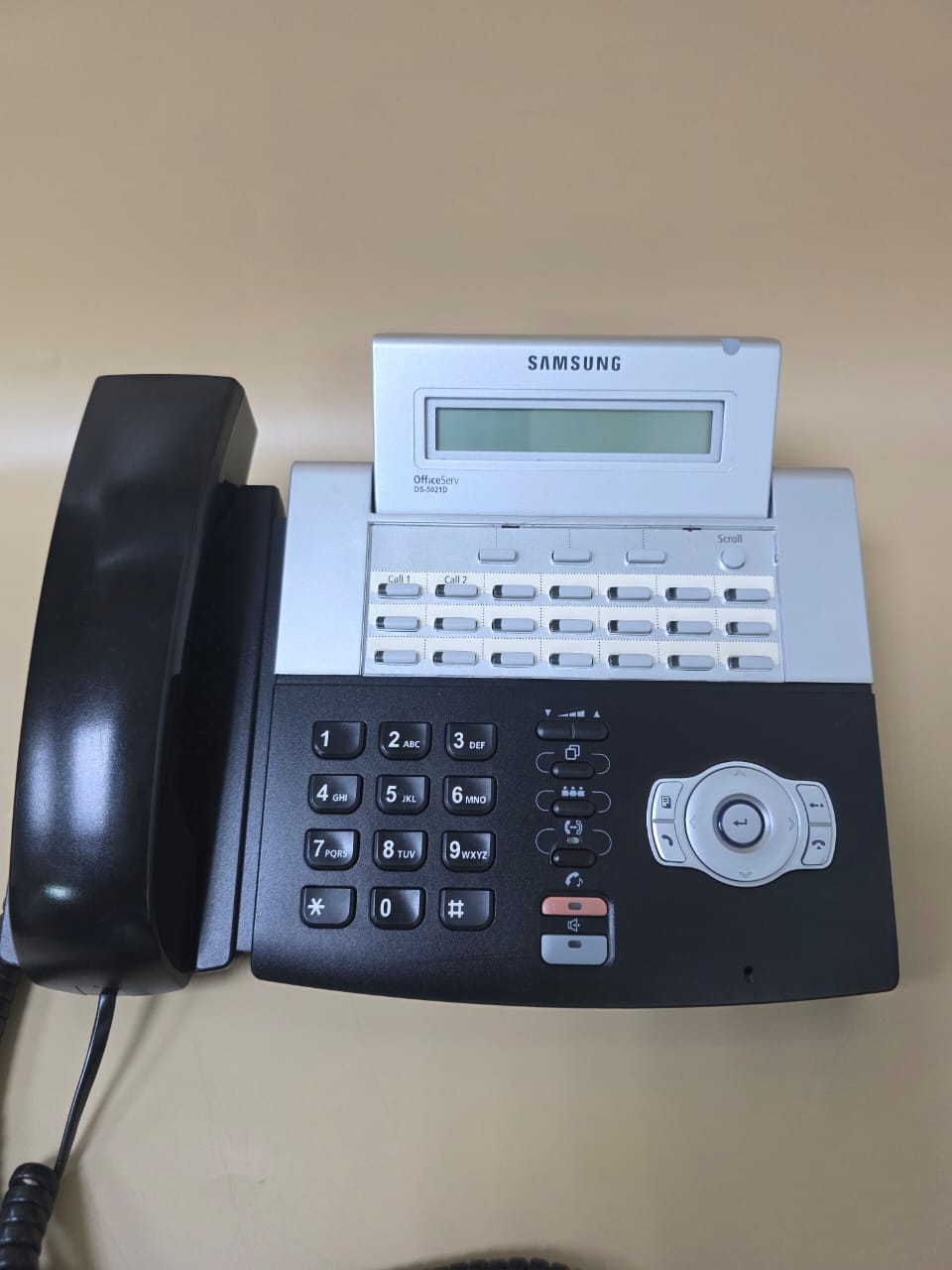 Цифровой системный телефон Samsung DS-5021D. Товар уцененный
