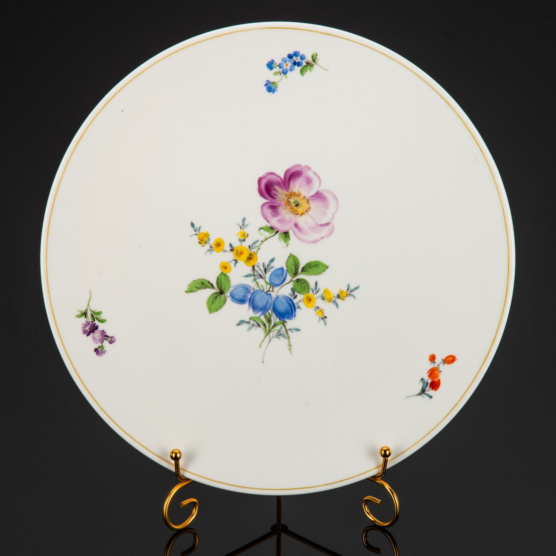 Блюдо круглой формы с цветочным декором, Meissen (Мейсенский фарфор), фарфор