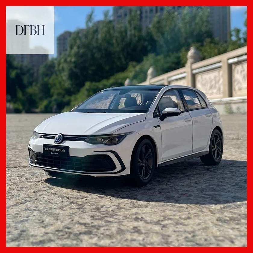 Volkswagen Golf VIII 1: 18 Модель автомобиля из металлических сплавов, белый