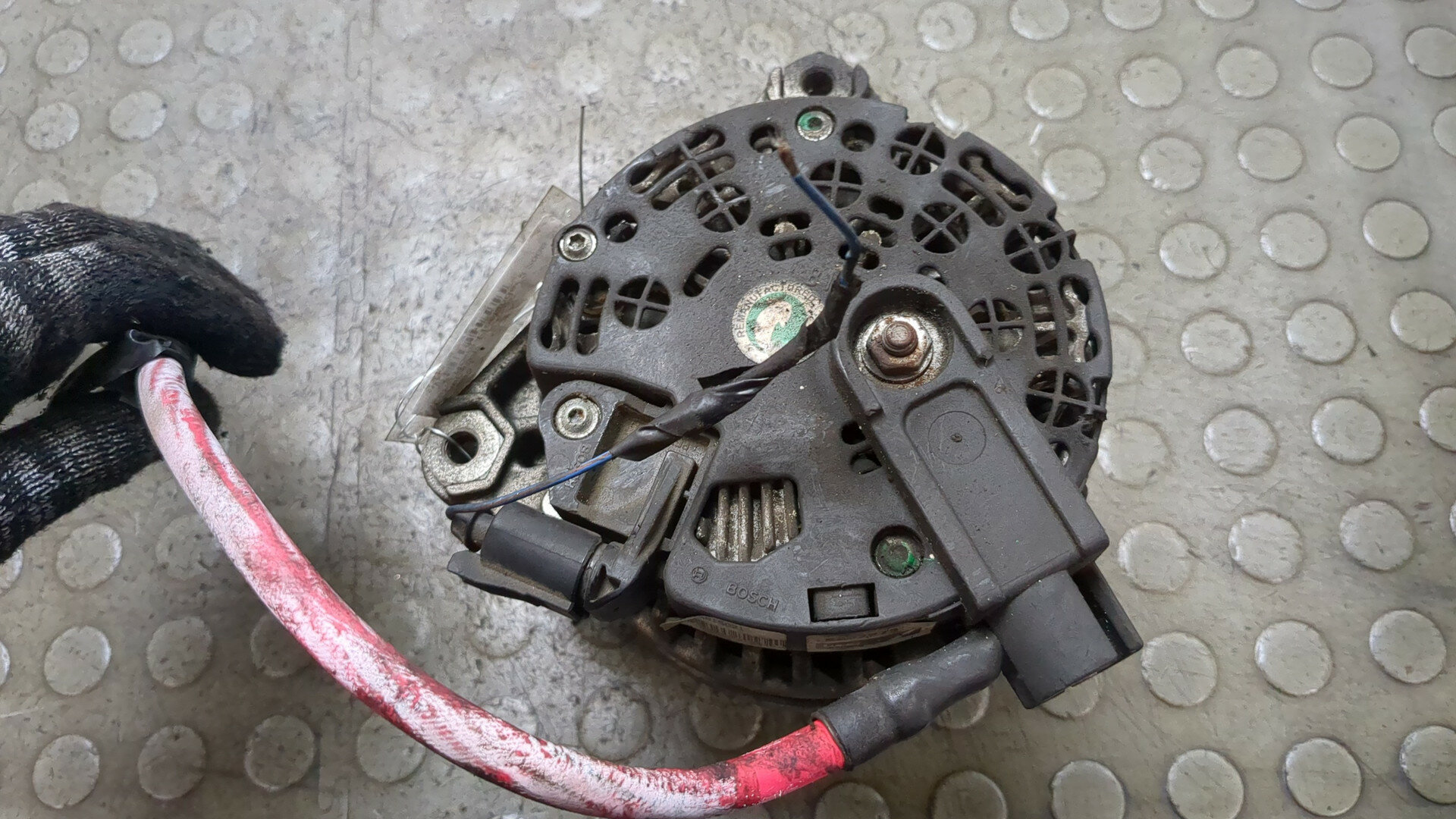 Генератор Land Rover Freelander 2 Б/У — фото 1