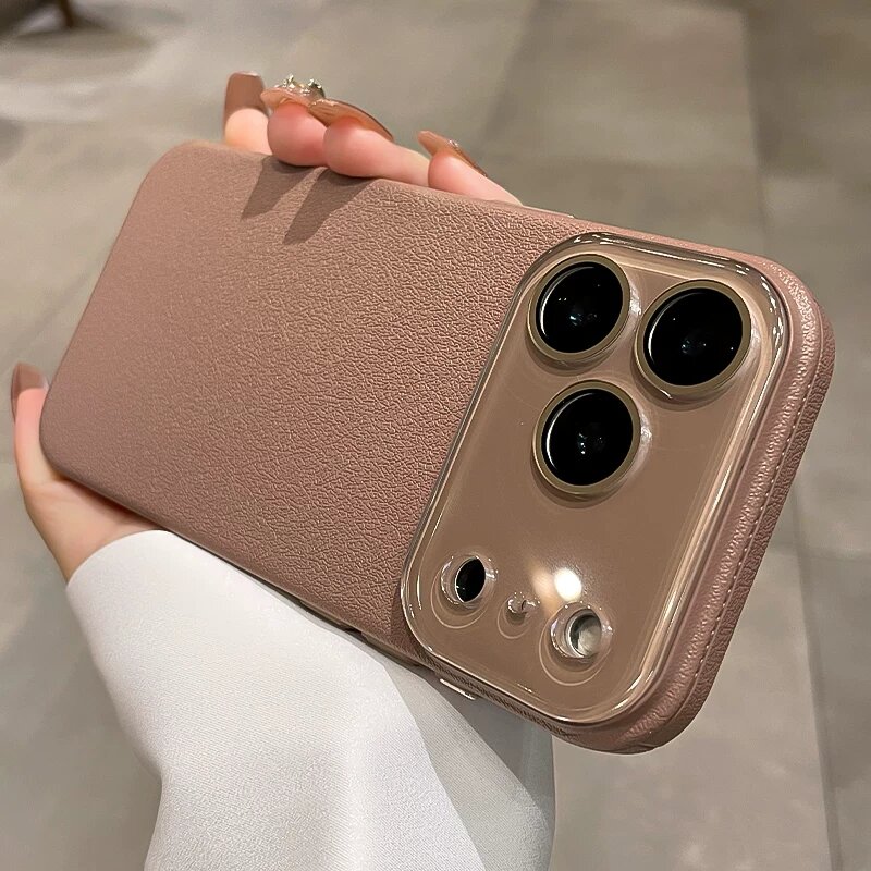 Чехол для iPhone 15 Pro Max в цвете Бежево-коричневый с кристаллической защитой объектива, текстурой личи и