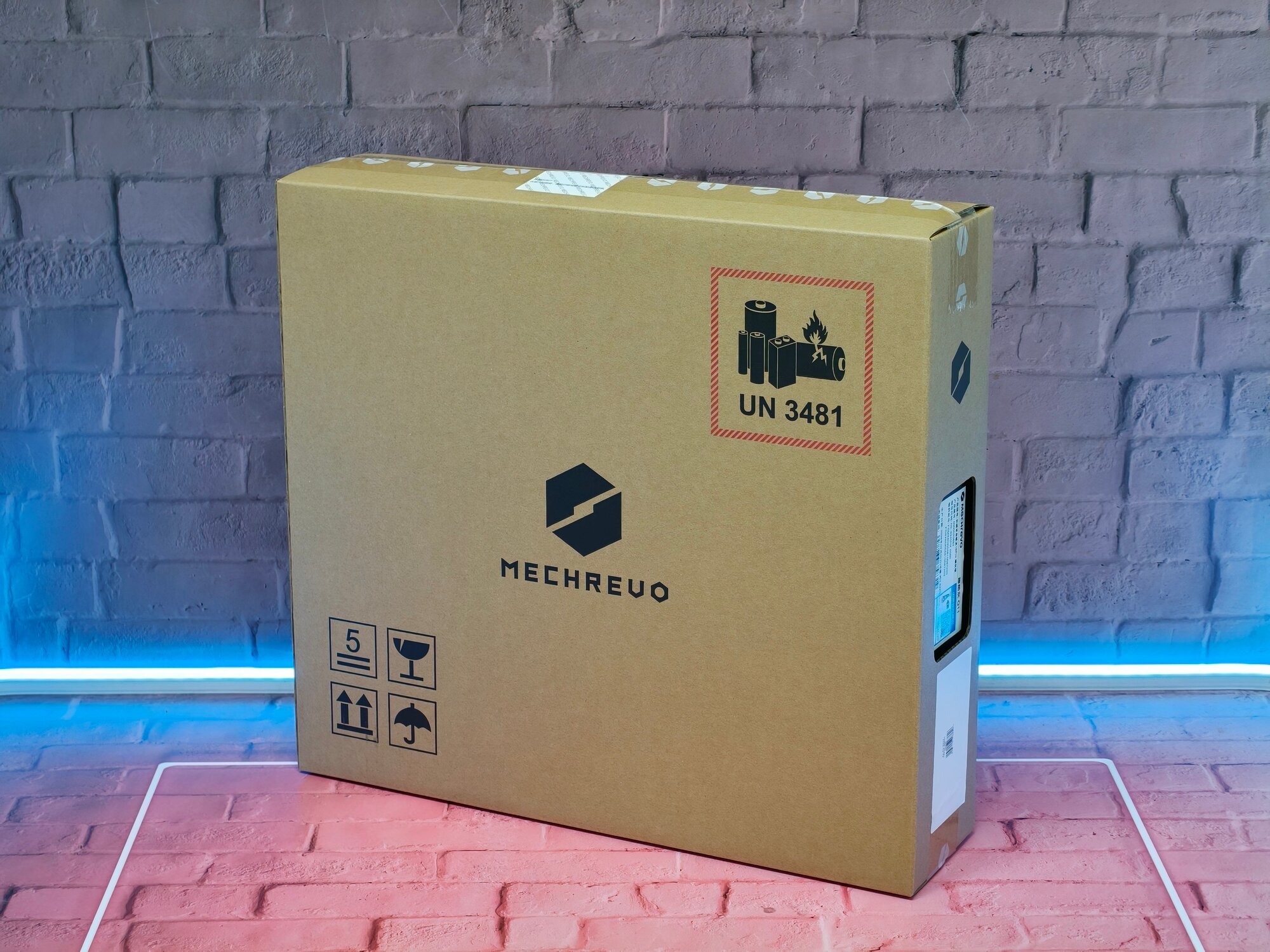 MECHREVO Игровой ноутбук 16", AMD Ryzen 9 8940HX, RAM 16 ГБ, SSD 1023 ГБ, NVIDIA GeForce RTX 5060 для ноутбуков (8 Гб), Windows Home, серый, Английская раскладка