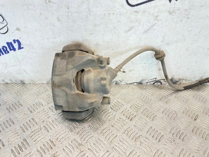 Суппорт тормозной Renault Fluence 2012 410010303R L30R K4MW839, передний правый (с пробегом)