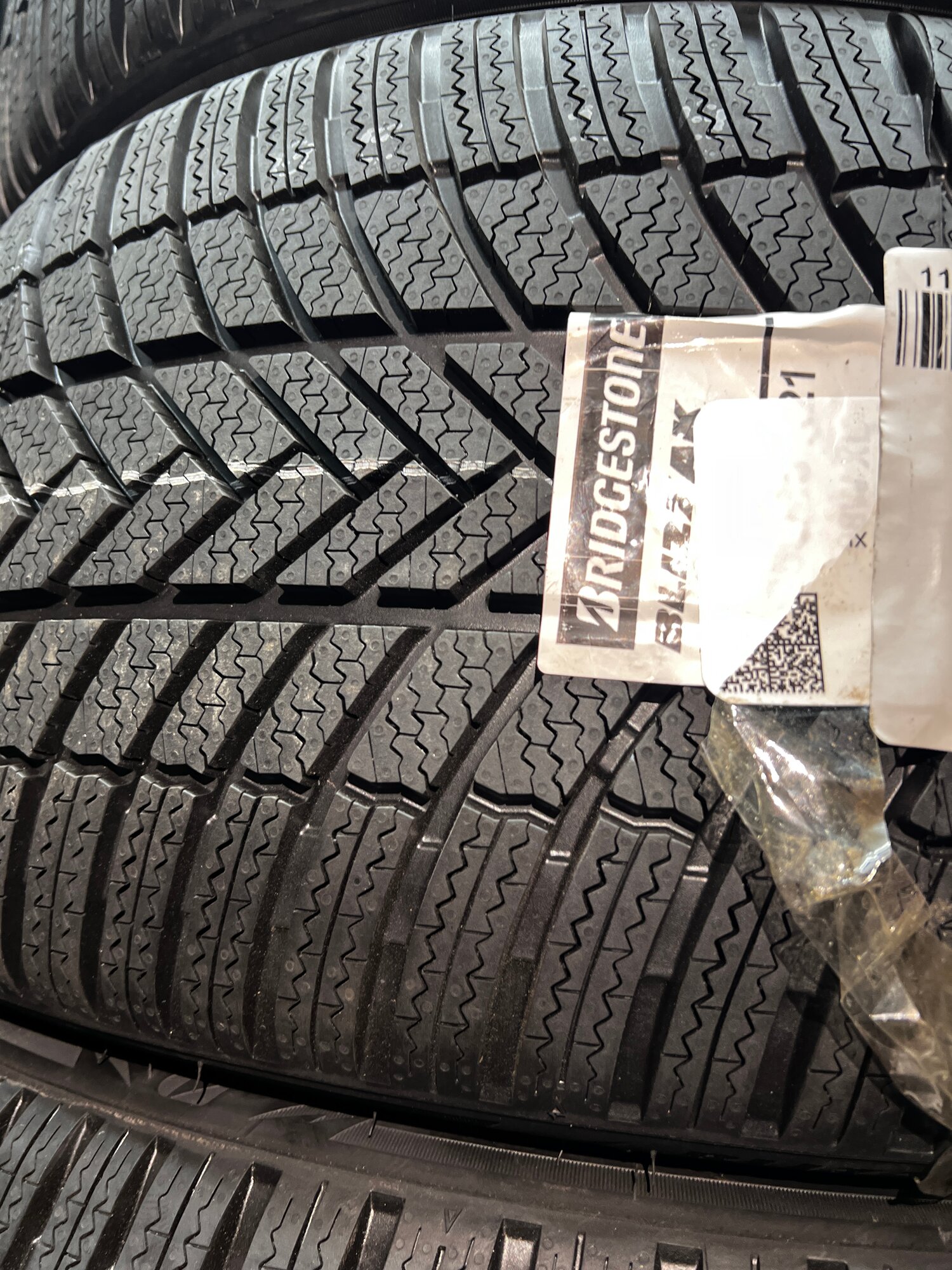 Bridgestone Blizzak LM-005 255/35 R21 98W — фото 1