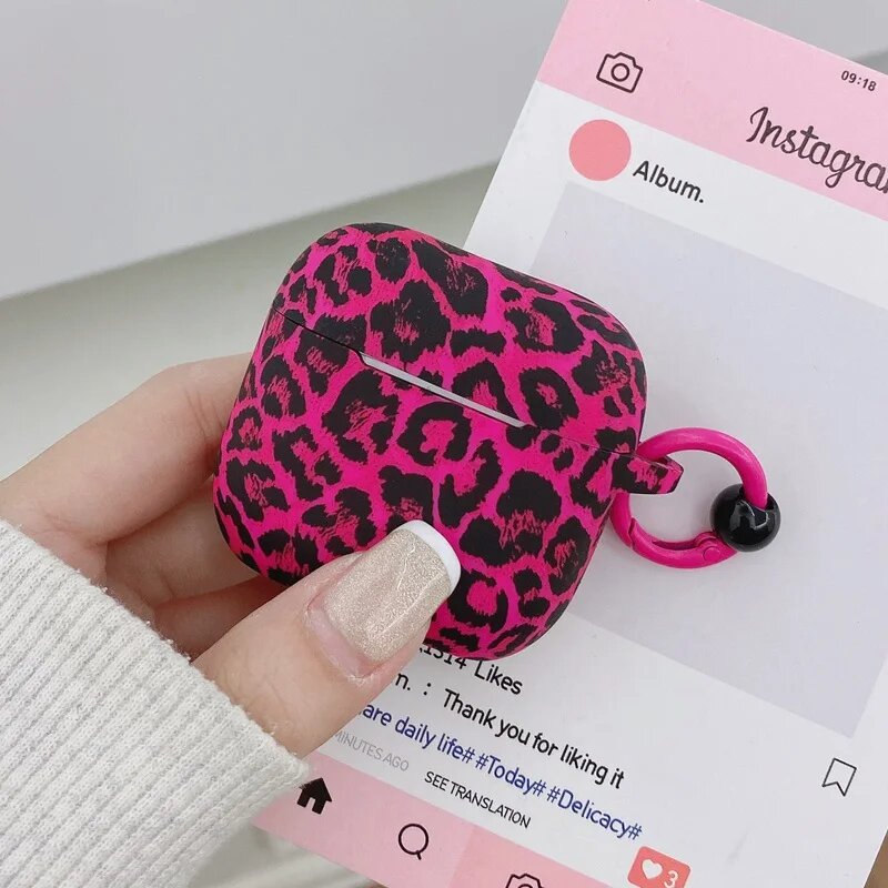 Розовый чехол для AirPods Pro 2 с леопардовым принтом