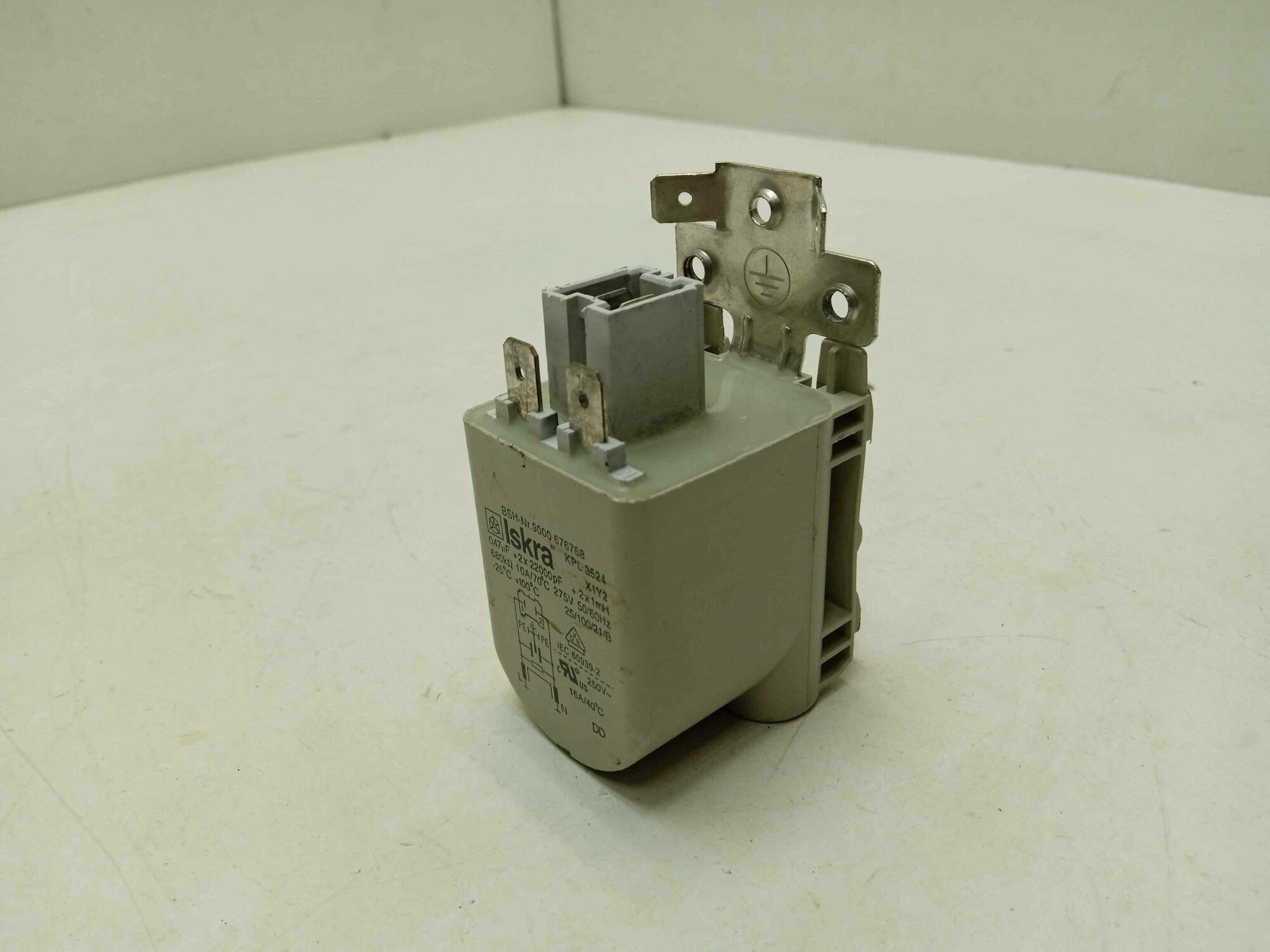 WIS24140OE/47 кт173 Сетевой фильтр для стиральной машины Bosch WIS24140OE/47 б/у