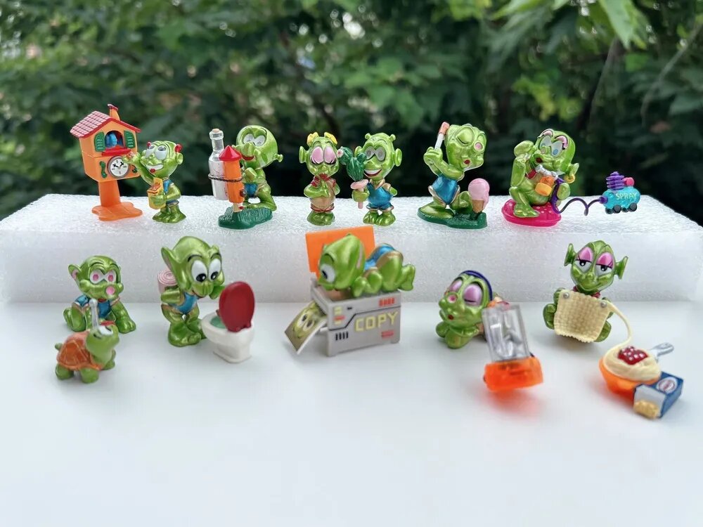 Винтажные фигурки Kinder Surprise Инопланетяне , полный коллекционный набор