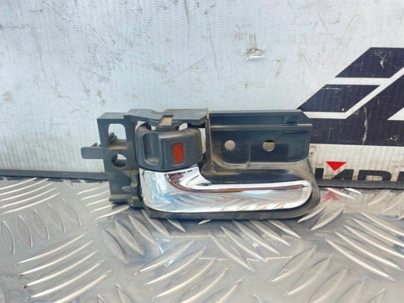 Ручка двери внутренняя toyota corolla 2005 6920605040B0 ZZE120 4ZZFE, передняя левая (с пробегом)