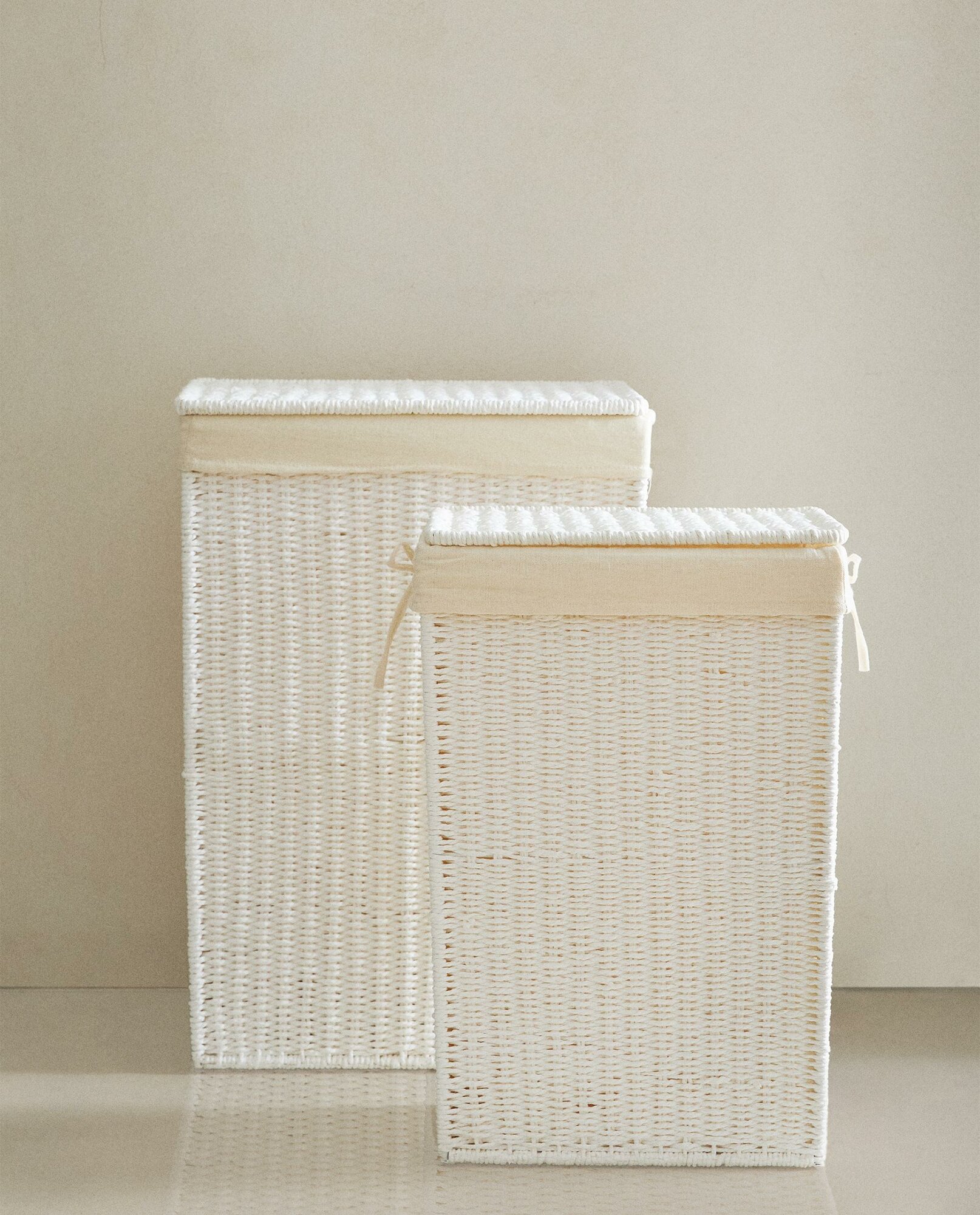 Корзина для белья с тканевой подкладкой, 64 x 45 x 27 cm , WHITE. Бренд - Zara Home