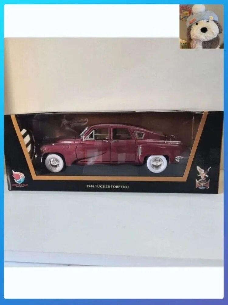 Масштабная модель 1:18, 1948 Tucker Torpedo(Burgundy), литая металлическая коллекционная игрушка, высокодетализированные дорожные знаки
