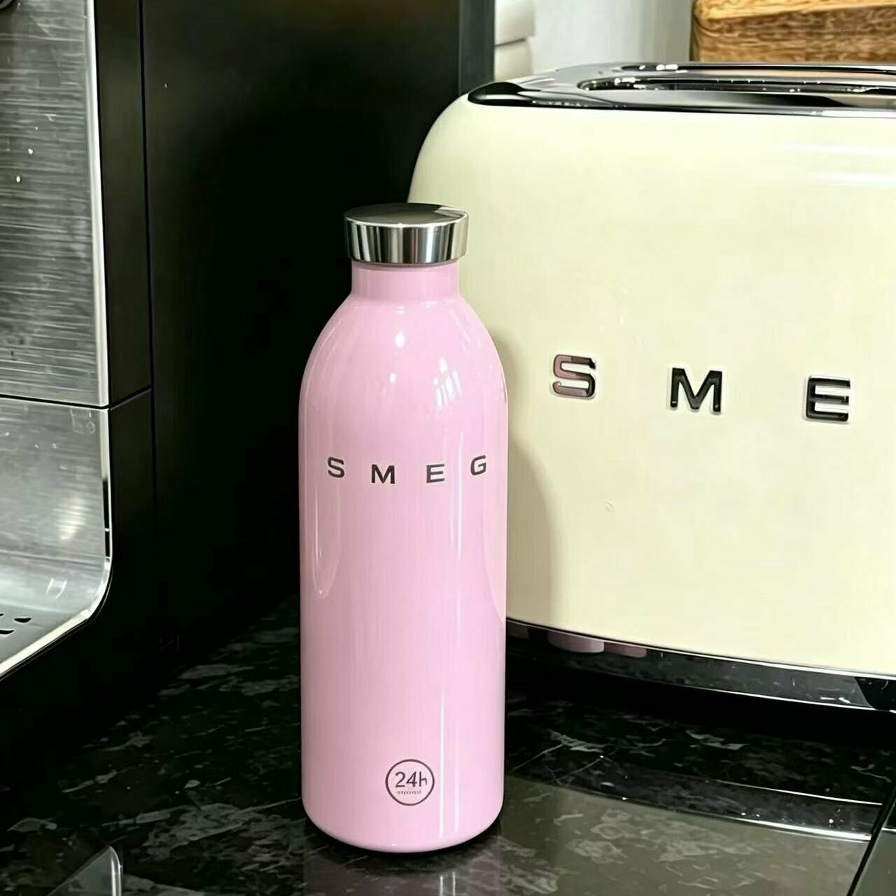 Дорожный термос из нержавеющей стали с совместным брендингом SMEG24bottles.