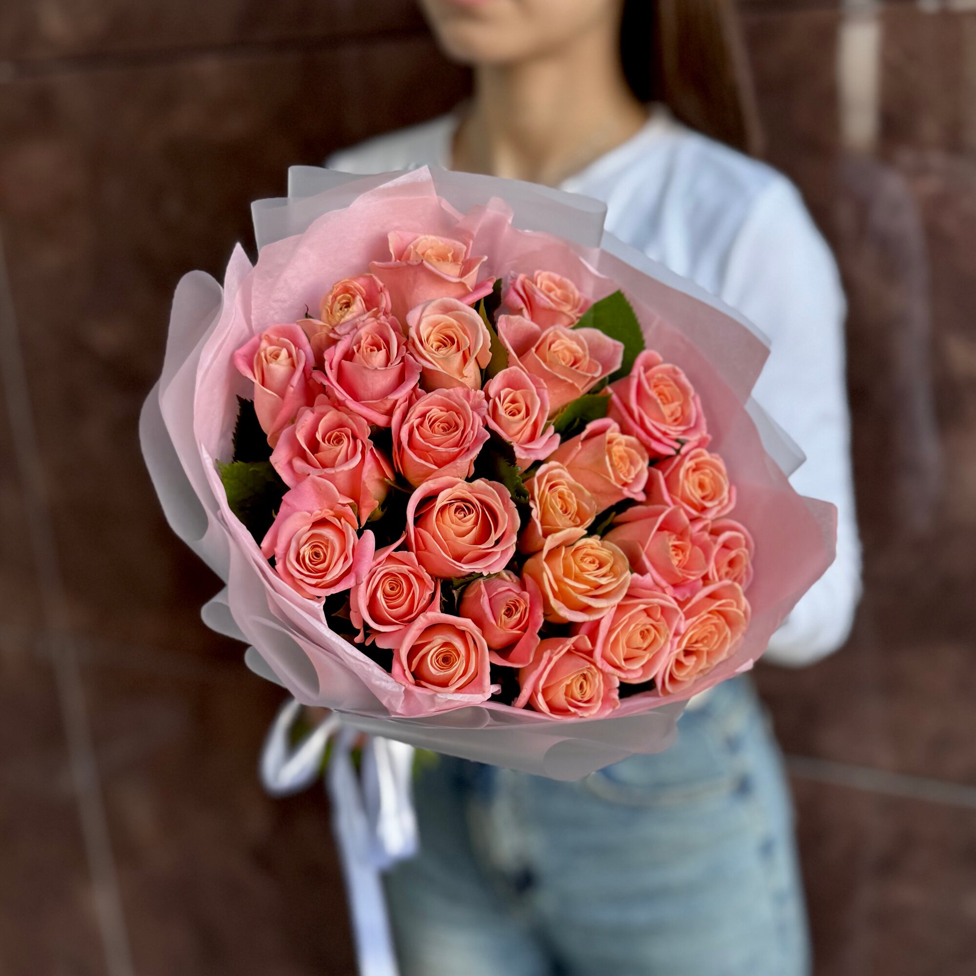 Монобукет SkyFlora "Счастье", нежно-персиковые ароматные розы