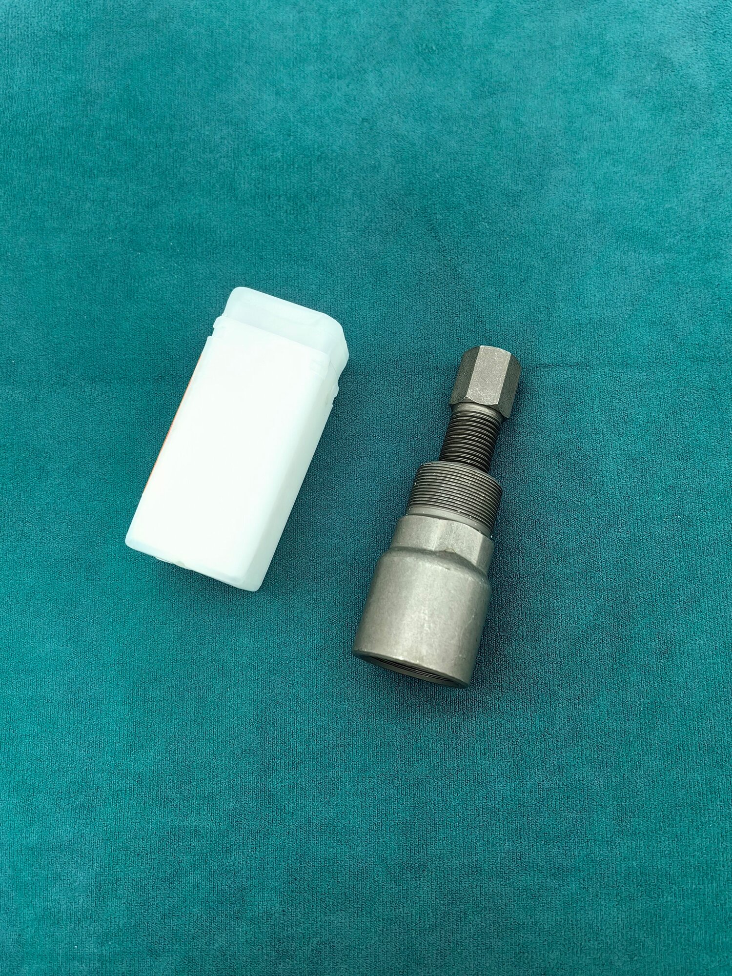 Съёмник ротора генератора (магнита, якоря) 165FMM, 166FMM (d внутр - 27мм, d внеш - 27мм, шаг резьбы 1.0); подходит для мотоцикла кросс/эндуро, мопед Alpha/Delta, скутер 150сс (GY6-150)