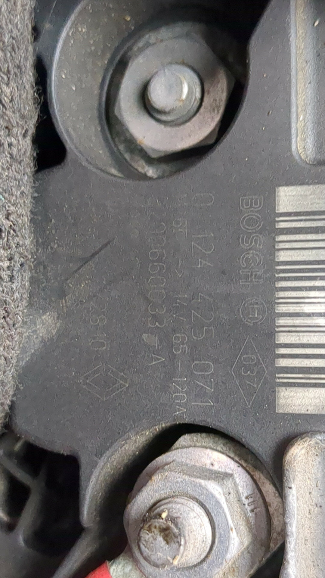 Генератор Renault Megane 3 Б/У — фото 1