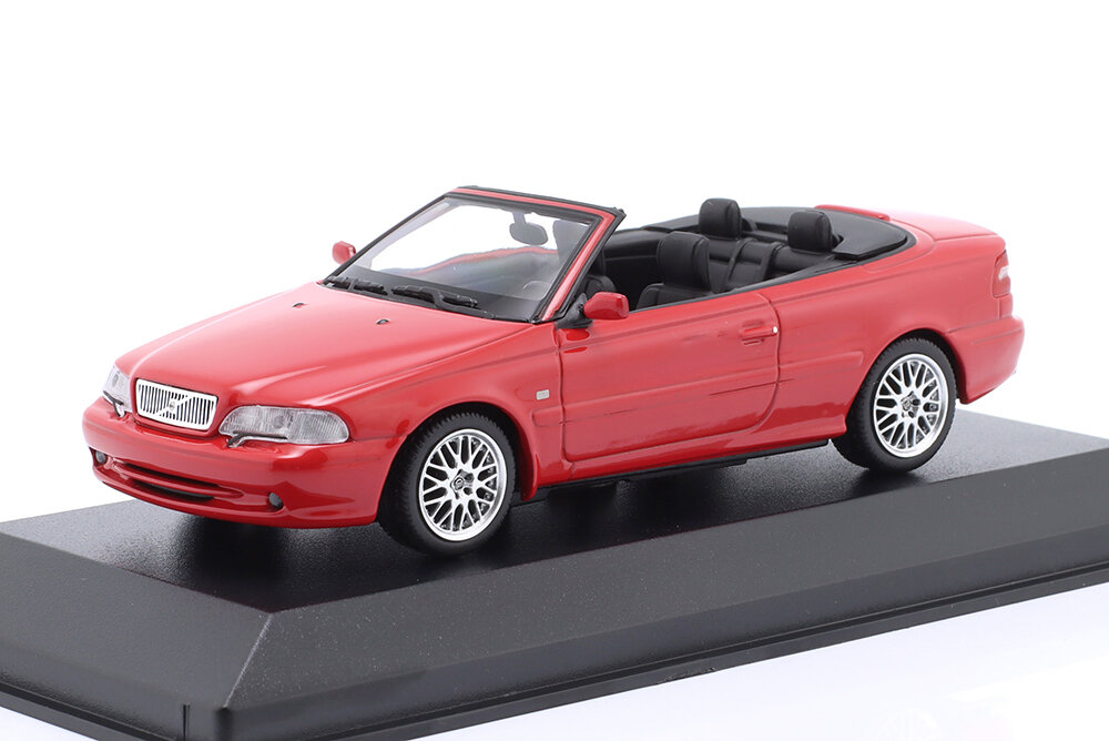 Модель коллекционная MAXICHAMPS Volvo C70 1998 red / вольво С70 красный